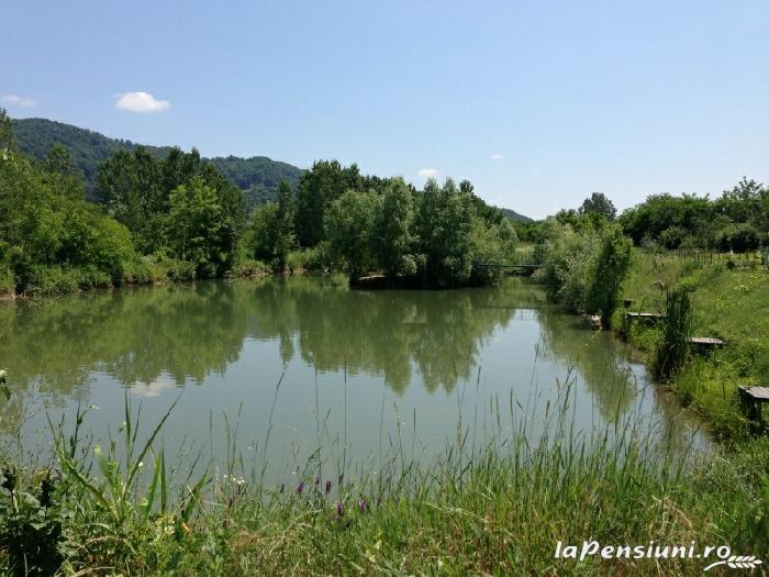 Cazare Pensiunea Casa Bujoreni la Bujoreni - Lunca (Valcea) - Oltenia ...