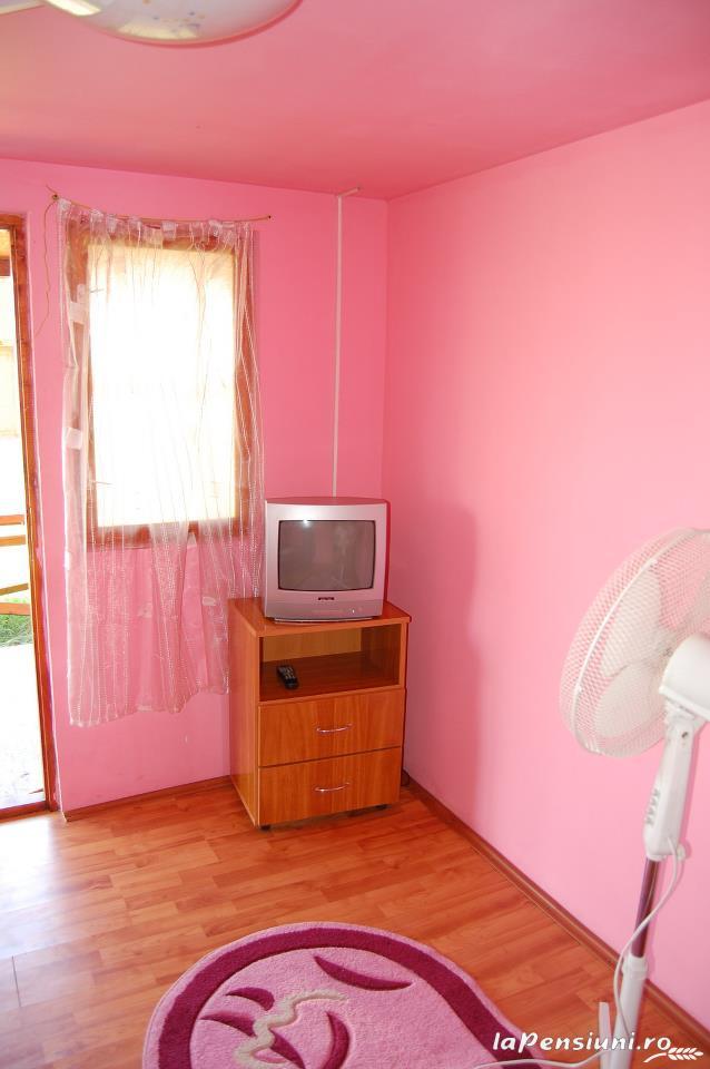 Cazare Cabanute Mihaieni la Mihaieni - Mihaieni (Satu Mare) - Maramures ...